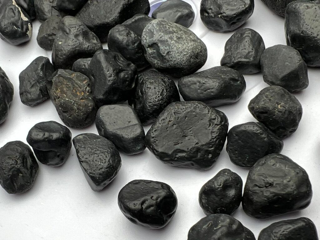 Apache Tears Specimen Wholesale Suppliers in USA